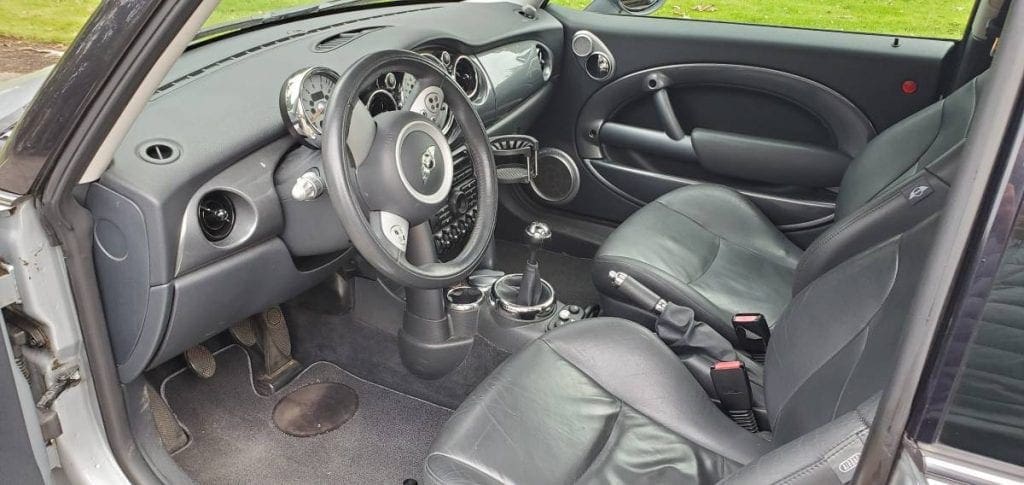 Nicely Optioned R50 Mini Cooper with 5-speed Manual - Klipnik